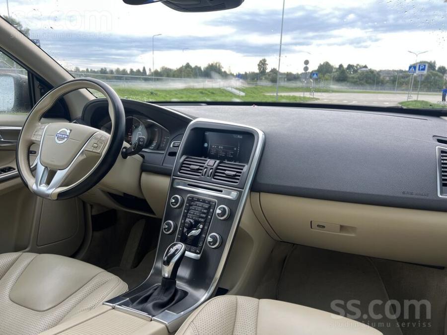Brown Volvo XC60 2015 in Rezekne, with an engine capacity of 2.40 L and mileage of 168 thousand km for 15990 €, photo 13 on AUTOMOTO.COM.LV