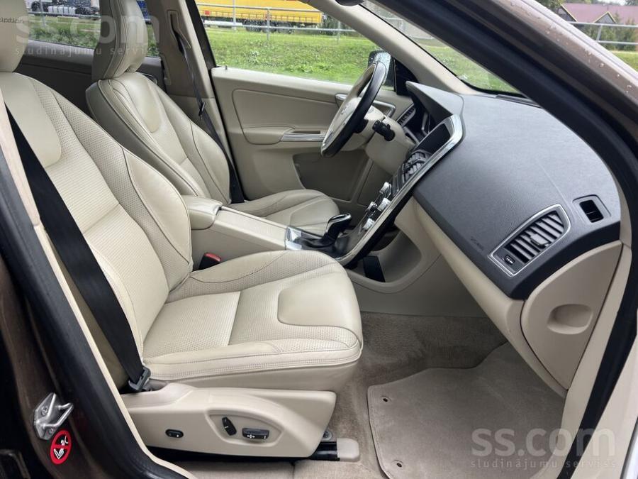 Brown Volvo XC60 2015 in Rezekne, with an engine capacity of 2.40 L and mileage of 168 thousand km for 15990 €, photo 15 on AUTOMOTO.COM.LV