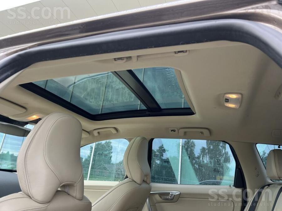 Brown Volvo XC60 2015 in Rezekne, with an engine capacity of 2.40 L and mileage of 168 thousand km for 15990 €, photo 17 on AUTOMOTO.COM.LV