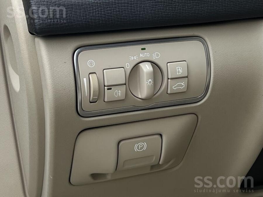 Brown Volvo XC60 2015 in Rezekne, with an engine capacity of 2.40 L and mileage of 168 thousand km for 15990 €, photo 21 on AUTOMOTO.COM.LV