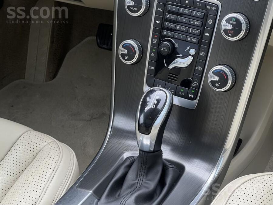 Brown Volvo XC60 2015 in Rezekne, with an engine capacity of 2.40 L and mileage of 168 thousand km for 15990 €, photo 27 on AUTOMOTO.COM.LV