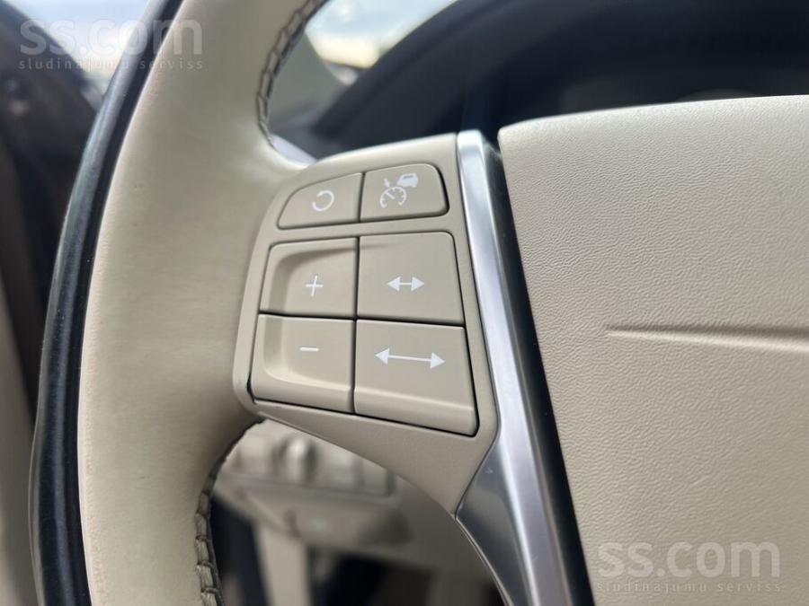 Brown Volvo XC60 2015 in Rezekne, with an engine capacity of 2.40 L and mileage of 168 thousand km for 15990 €, photo 30 on AUTOMOTO.COM.LV
