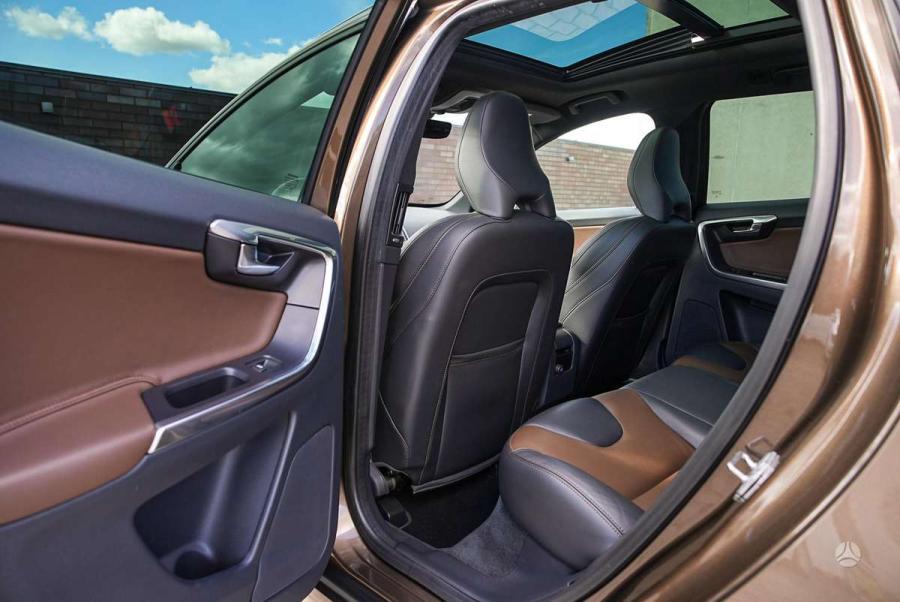 Brūns Volvo XC60 2015 Kauņa, ar dzinēja tilpumu 2.40 L un nobraukumu 270 tūkst. km par 12950 €, foto 28 vietnē AUTOMOTO.COM.LV