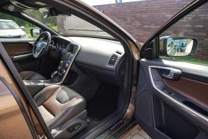 Brūns Volvo XC60 2015 Kauņa, ar dzinēja tilpumu 2.40 L un nobraukumu 270 tūkst. km par 12950 €, foto 32 vietnē AUTOMOTO.COM.LV