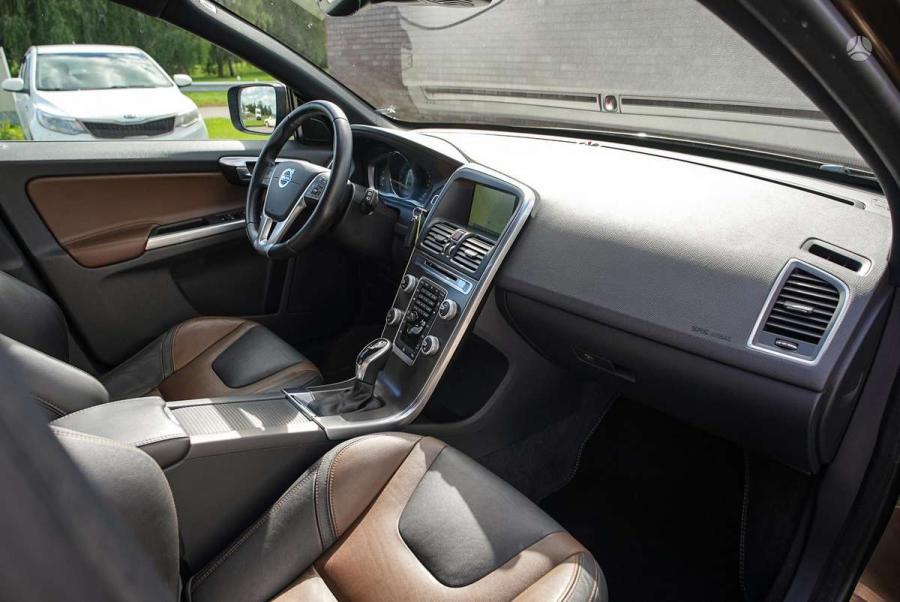 Brūns Volvo XC60 2015 Kauņa, ar dzinēja tilpumu 2.40 L un nobraukumu 270 tūkst. km par 12950 €, foto 33 vietnē AUTOMOTO.COM.LV