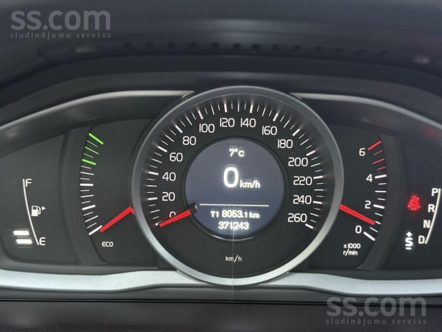 Brown Volvo XC60 2015 in Riga, with an engine capacity of 2.00 L and mileage of 0 thousand km for 9150 €, photo 11 on AUTOMOTO.COM.LV