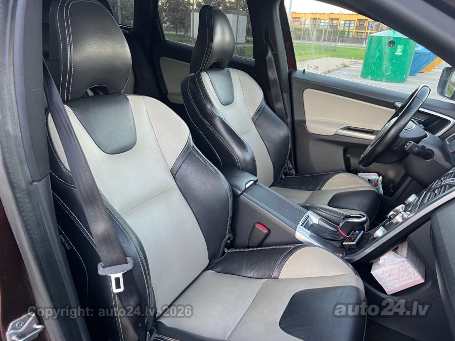 Brūns Volvo XC60 2015 Tartu, ar dzinēja tilpumu 2.40 L un nobraukumu 221 tūkst. km par 14999 €, foto 12 vietnē AUTOMOTO.COM.LV