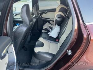 Brūns Volvo XC60 2015 Tartu, ar dzinēja tilpumu 2.40 L un nobraukumu 221 tūkst. km par 14999 €, foto 17 vietnē AUTOMOTO.COM.LV