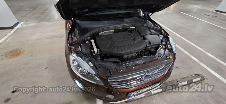 Brown Volvo XC60 2015 in Tallinn, with an engine capacity of 2.40 L and mileage of 174 thousand km for 17500 €, photo 13 on AUTOMOTO.COM.LV