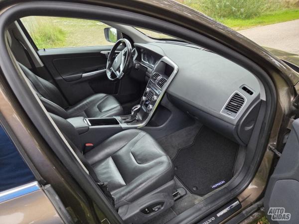 Brūns Volvo XC60 2015 Viļņa, ar dzinēja tilpumu 2.40 L un nobraukumu 290 tūkst. km par 11500 €, foto 7 vietnē AUTOMOTO.COM.LV