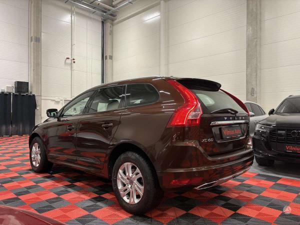 Brown Volvo XC60 2016 in Vilnius, with an engine capacity of 1.97 L and mileage of 153 thousand km for 15990 €, photo 6 on AUTOMOTO.COM.LV