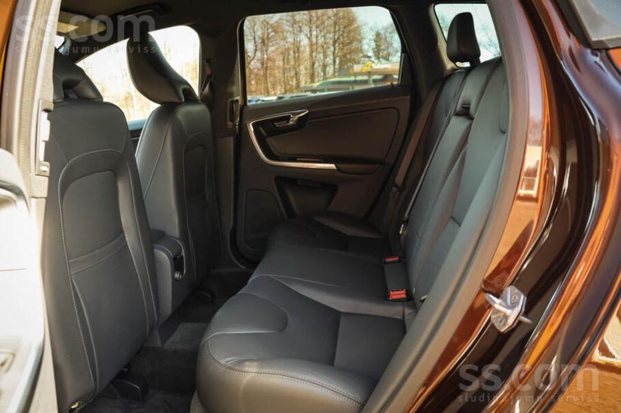 Brūns Volvo XC60 2016 Tukums, ar dzinēja tilpumu 2.00 L un nobraukumu 243 tūkst. km par 12990 €, foto 8 vietnē AUTOMOTO.COM.LV