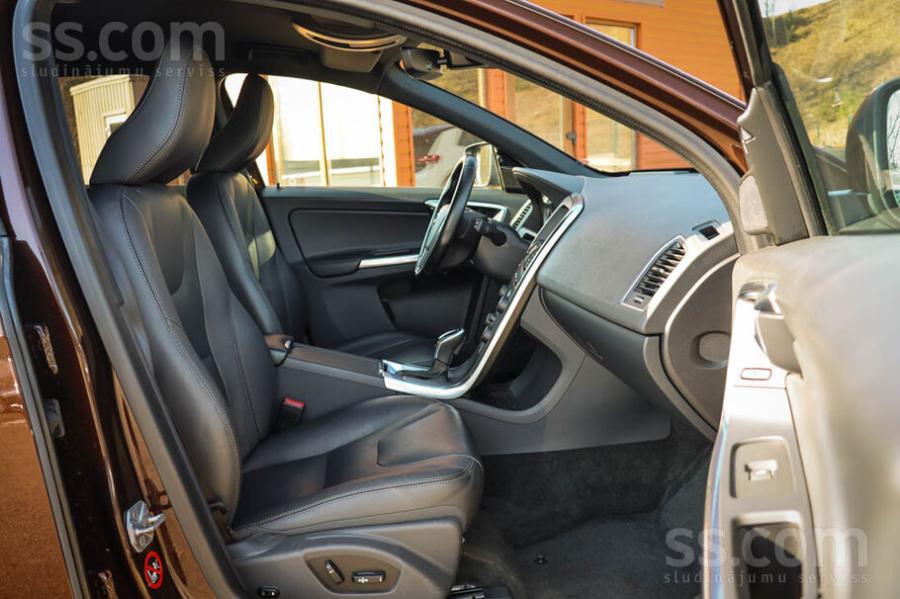 Brūns Volvo XC60 2016 Tukums, ar dzinēja tilpumu 2.00 L un nobraukumu 243 tūkst. km par 12990 €, foto 9 vietnē AUTOMOTO.COM.LV