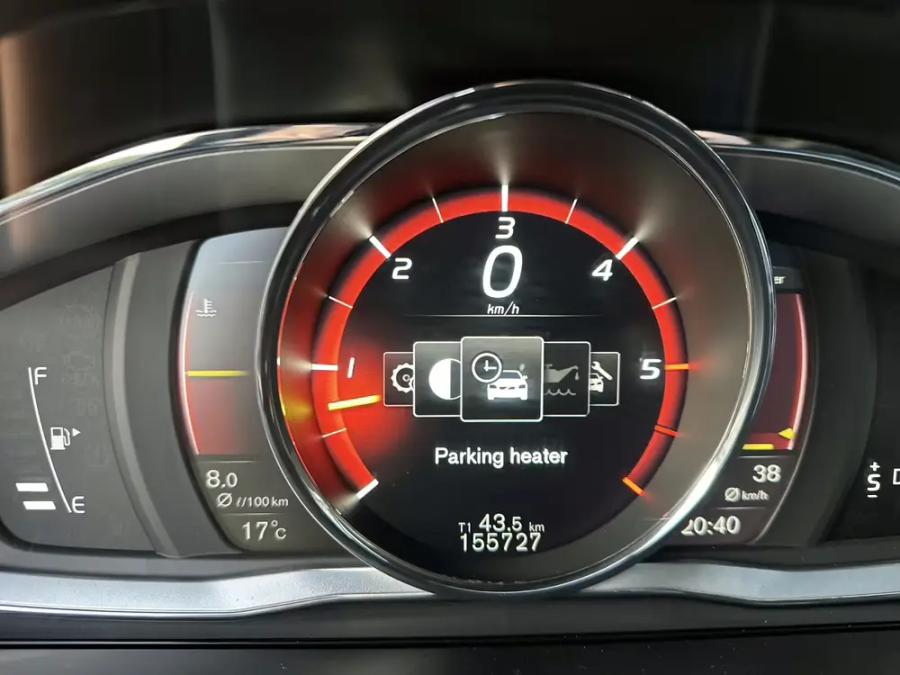 Brūns Volvo XC60 2016 Rīga, ar dzinēja tilpumu 2.40 L un nobraukumu 156 tūkst. km par 14500 €, foto 8 vietnē AUTOMOTO.COM.LV