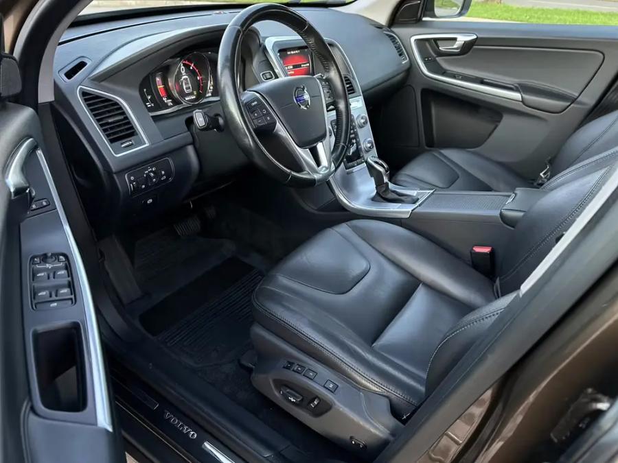 Brūns Volvo XC60 2016 Rīga, ar dzinēja tilpumu 2.40 L un nobraukumu 156 tūkst. km par 14500 €, foto 13 vietnē AUTOMOTO.COM.LV