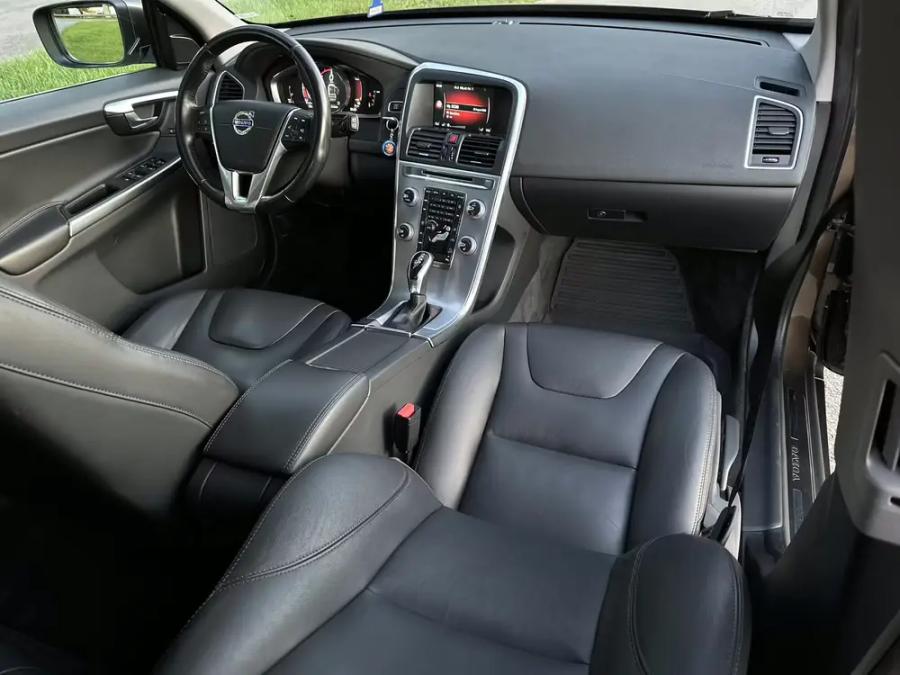 Brūns Volvo XC60 2016 Rīga, ar dzinēja tilpumu 2.40 L un nobraukumu 156 tūkst. km par 14500 €, foto 20 vietnē AUTOMOTO.COM.LV