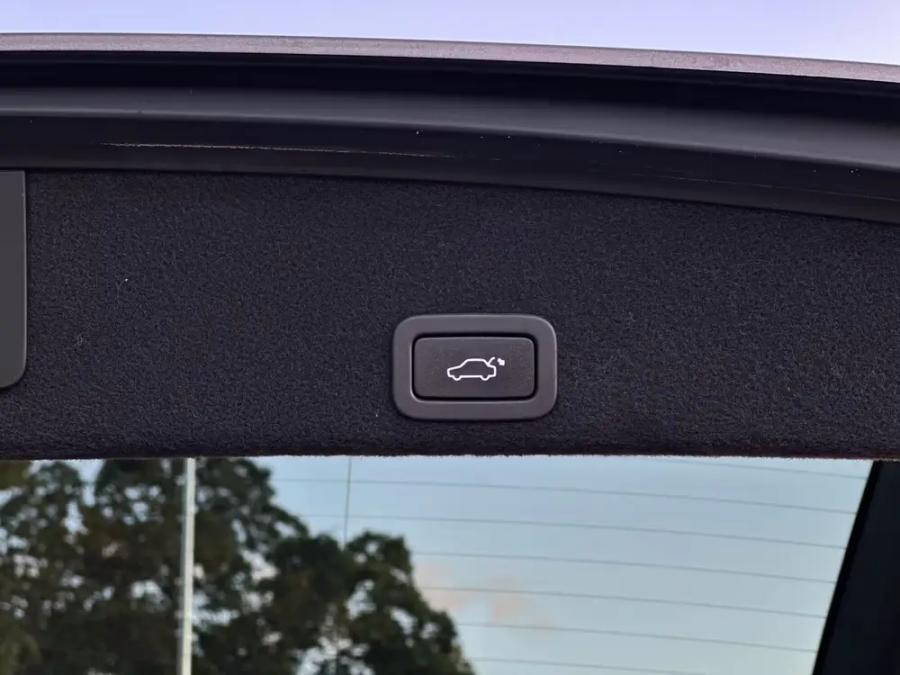 Brūns Volvo XC60 2016 Rīga, ar dzinēja tilpumu 2.40 L un nobraukumu 156 tūkst. km par 14500 €, foto 28 vietnē AUTOMOTO.COM.LV