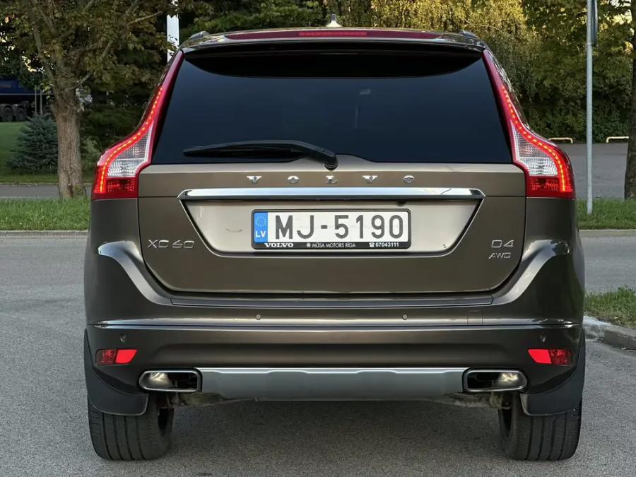Brūns Volvo XC60 2016 Rīga, ar dzinēja tilpumu 2.40 L un nobraukumu 156 tūkst. km par 14500 €, foto 33 vietnē AUTOMOTO.COM.LV