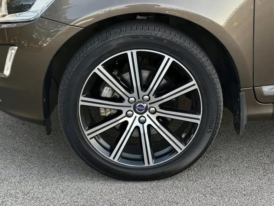 Brūns Volvo XC60 2016 Rīga, ar dzinēja tilpumu 2.40 L un nobraukumu 156 tūkst. km par 14500 €, foto 36 vietnē AUTOMOTO.COM.LV
