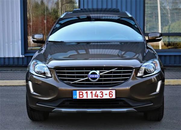 Brown Volvo XC60 2016 in Riga, with an engine capacity of 2.40 L and mileage of 239 thousand km for 7000 €, photo 1 on AUTOMOTO.COM.LV