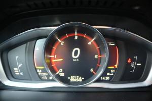 Brown Volvo XC60 2016 in Riga, with an engine capacity of 2.40 L and mileage of 239 thousand km for 7000 €, photo 17 on AUTOMOTO.COM.LV