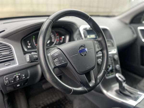 Brūns Volvo XC60 2016 Rīga, ar dzinēja tilpumu 2.00 L un nobraukumu 289 tūkst. km par 12990 €, foto 9 vietnē AUTOMOTO.COM.LV