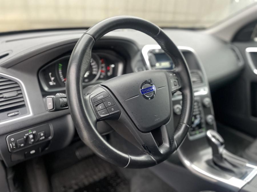 Brūns Volvo XC60 2016 Rīga, ar dzinēja tilpumu 2.00 L un nobraukumu 289 tūkst. km par 12990 €, foto 10 vietnē AUTOMOTO.COM.LV