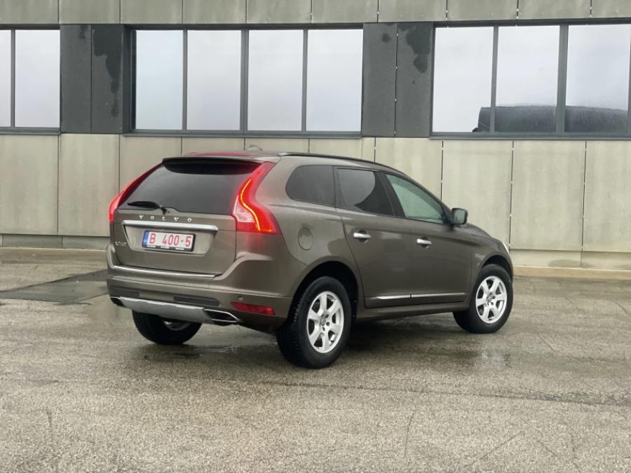 Brūns Volvo XC60 2016 Rīga, ar dzinēja tilpumu 2.00 L un nobraukumu 289 tūkst. km par 12990 €, foto 28 vietnē AUTOMOTO.COM.LV