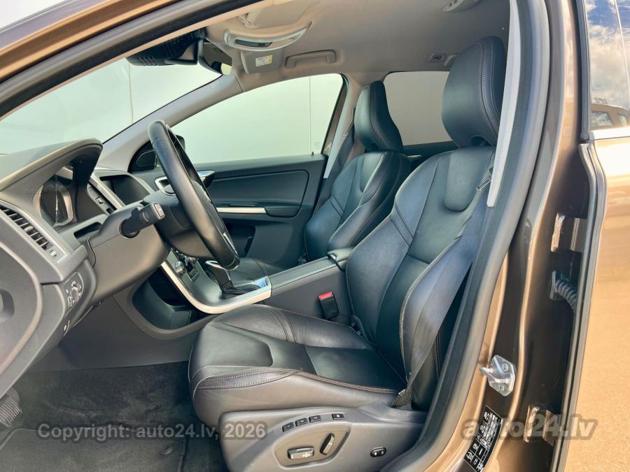 Brūns Volvo XC60 2016 Tallina, ar dzinēja tilpumu 2.40 L un nobraukumu 228 tūkst. km par 15999 €, foto 9 vietnē AUTOMOTO.COM.LV