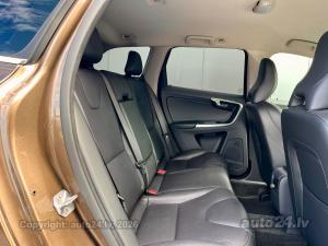 Brūns Volvo XC60 2016 Tallina, ar dzinēja tilpumu 2.40 L un nobraukumu 228 tūkst. km par 15999 €, foto 15 vietnē AUTOMOTO.COM.LV