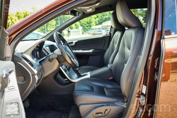 Brūns Volvo XC60 2016 Tukums, ar dzinēja tilpumu 2.00 L un nobraukumu 243 tūkst. km par 12990 €, foto 6 vietnē AUTOMOTO.COM.LV