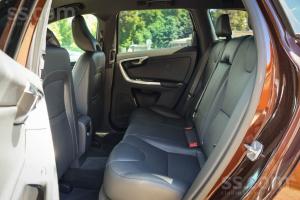 Brown Volvo XC60 2016 in Tukums, with an engine capacity of 2.00 L and mileage of 243 thousand km for 12990 €, photo 8 on AUTOMOTO.COM.LV