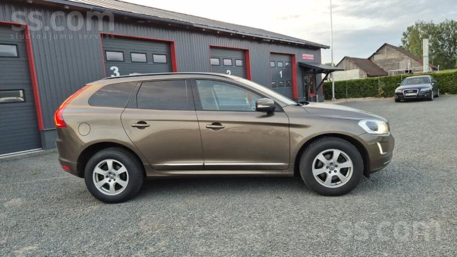Brūns Volvo XC60 2016 Rīga, ar dzinēja tilpumu 2.00 L un nobraukumu 293 tūkst. km par 12000 €, foto 5 vietnē AUTOMOTO.COM.LV