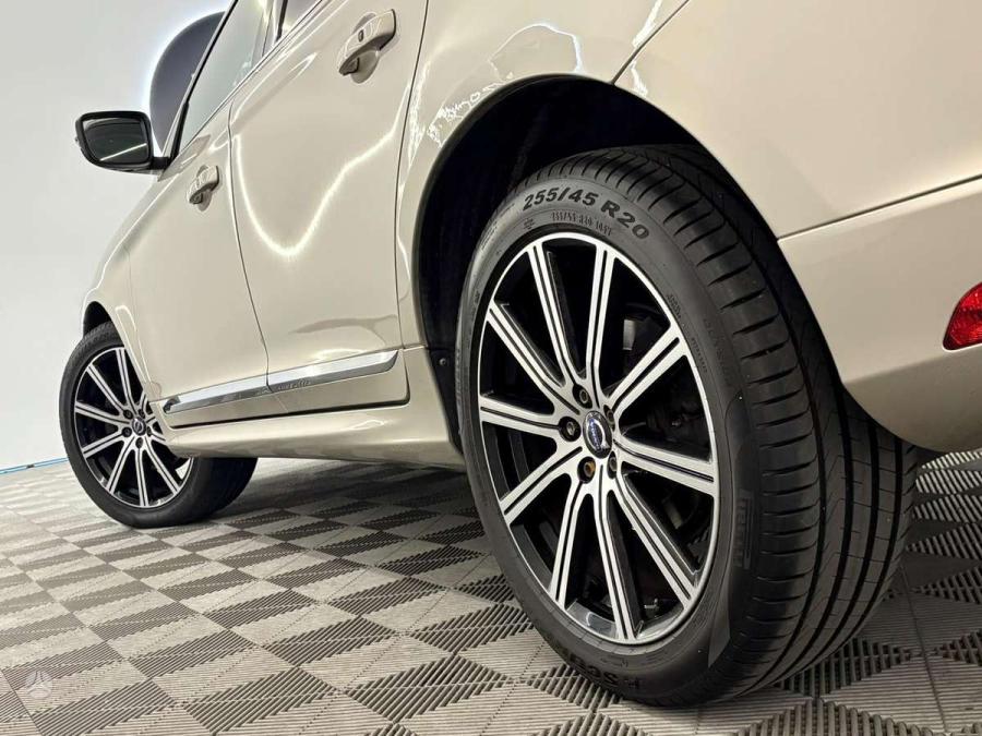 Brūns Volvo XC60 2016 Marijampole, ar dzinēja tilpumu 2.40 L un nobraukumu 193 tūkst. km par 17500 €, foto 11 vietnē AUTOMOTO.COM.LV