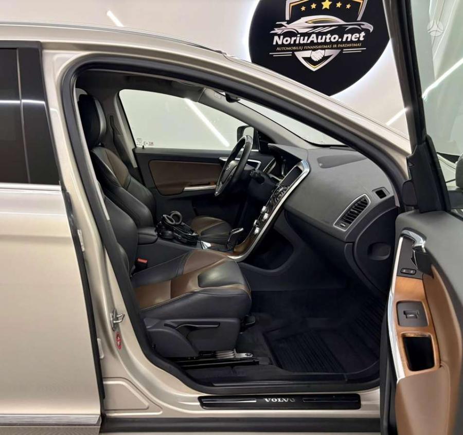 Brūns Volvo XC60 2016 Marijampole, ar dzinēja tilpumu 2.40 L un nobraukumu 193 tūkst. km par 17500 €, foto 18 vietnē AUTOMOTO.COM.LV