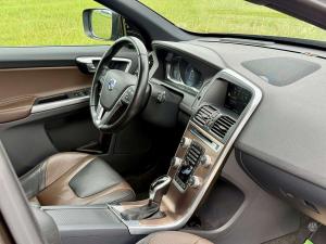 Brūns Volvo XC60 2016 Marijampole, ar dzinēja tilpumu 2.40 L un nobraukumu 243 tūkst. km par 15500 €, foto 22 vietnē AUTOMOTO.COM.LV