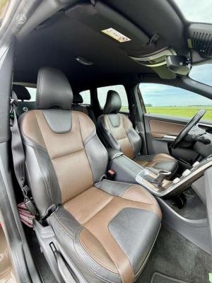 Brūns Volvo XC60 2016 Marijampole, ar dzinēja tilpumu 2.40 L un nobraukumu 243 tūkst. km par 15500 €, foto 23 vietnē AUTOMOTO.COM.LV