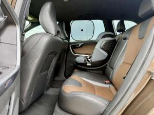 Brūns Volvo XC60 2016 Marijampole, ar dzinēja tilpumu 2.40 L un nobraukumu 243 tūkst. km par 15500 €, foto 24 vietnē AUTOMOTO.COM.LV