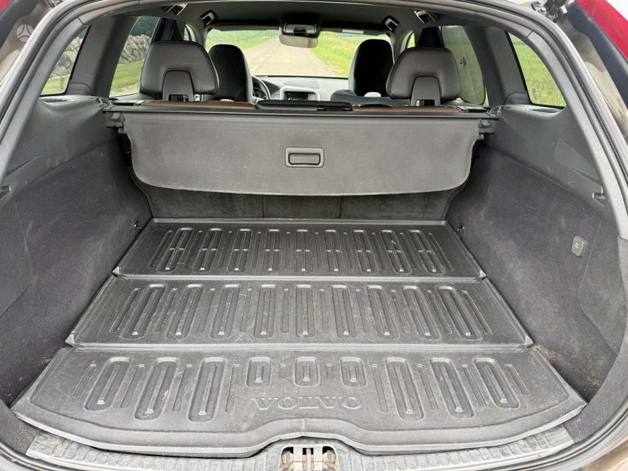 Brūns Volvo XC60 2016 Marijampole, ar dzinēja tilpumu 2.40 L un nobraukumu 243 tūkst. km par 15500 €, foto 25 vietnē AUTOMOTO.COM.LV