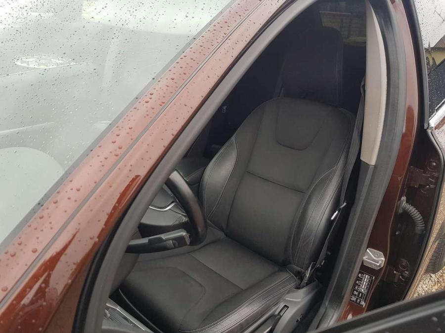 Brūns Volvo XC60 2016 Pakruojis, ar dzinēja tilpumu 2.40 L un nobraukumu 284 tūkst. km par 14199 €, foto 18 vietnē AUTOMOTO.COM.LV