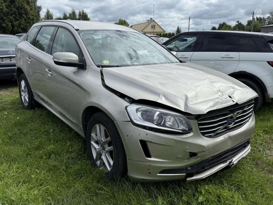 Brown Volvo XC60 2016 in Utena, with an engine capacity of 1.97 L and mileage of 130 thousand km for 6990 €, photo 3 on AUTOMOTO.COM.LV