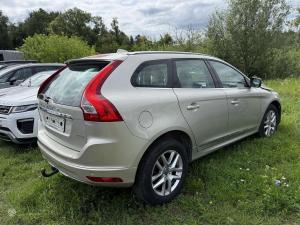Brown Volvo XC60 2016 in Utena, with an engine capacity of 1.97 L and mileage of 130 thousand km for 6990 €, photo 4 on AUTOMOTO.COM.LV