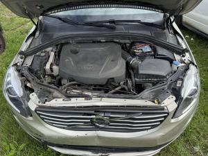 Brown Volvo XC60 2016 in Utena, with an engine capacity of 1.97 L and mileage of 130 thousand km for 6990 €, photo 8 on AUTOMOTO.COM.LV