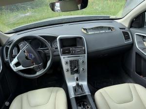 Brown Volvo XC60 2016 in Utena, with an engine capacity of 1.97 L and mileage of 130 thousand km for 6990 €, photo 9 on AUTOMOTO.COM.LV