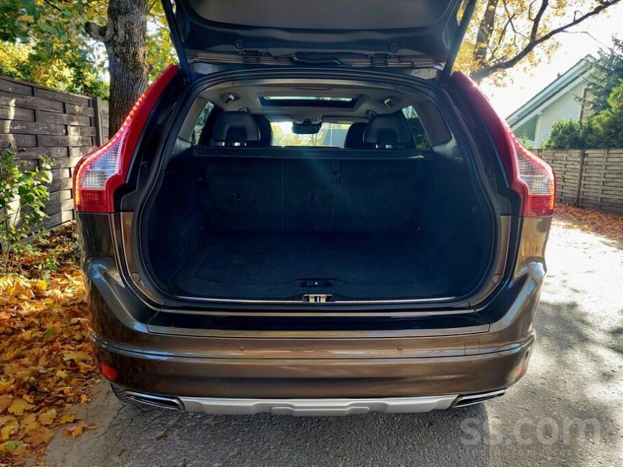Brown Volvo XC60 2016 in Riga, with an engine capacity of 2.40 L and mileage of 193 thousand km for 15990 €, photo 10 on AUTOMOTO.COM.LV