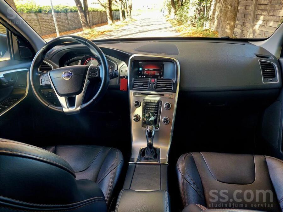 Brown Volvo XC60 2016 in Riga, with an engine capacity of 2.40 L and mileage of 193 thousand km for 15990 €, photo 14 on AUTOMOTO.COM.LV