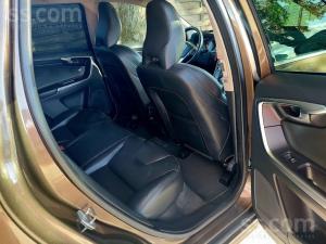 Brown Volvo XC60 2016 in Riga, with an engine capacity of 2.40 L and mileage of 193 thousand km for 15990 €, photo 18 on AUTOMOTO.COM.LV