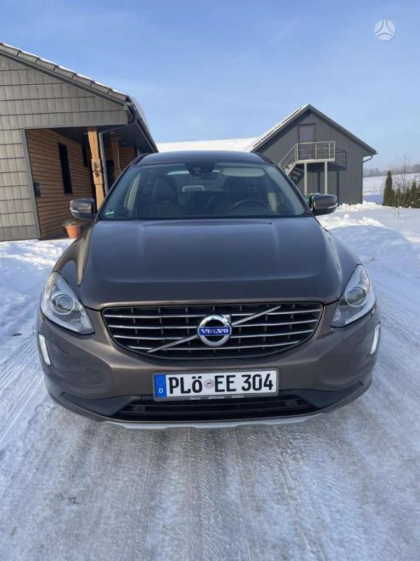 Brown Volvo XC60 2017 in Raseiniai, with an engine capacity of 1.97 L and mileage of 279 thousand km for 8800 €, photo 2 on AUTOMOTO.COM.LV