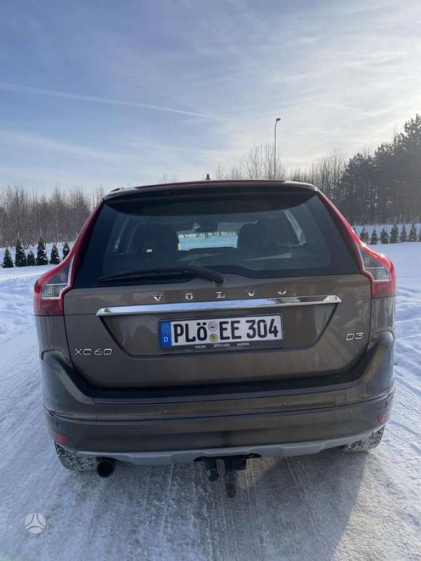 Brown Volvo XC60 2017 in Raseiniai, with an engine capacity of 1.97 L and mileage of 279 thousand km for 8800 €, photo 5 on AUTOMOTO.COM.LV