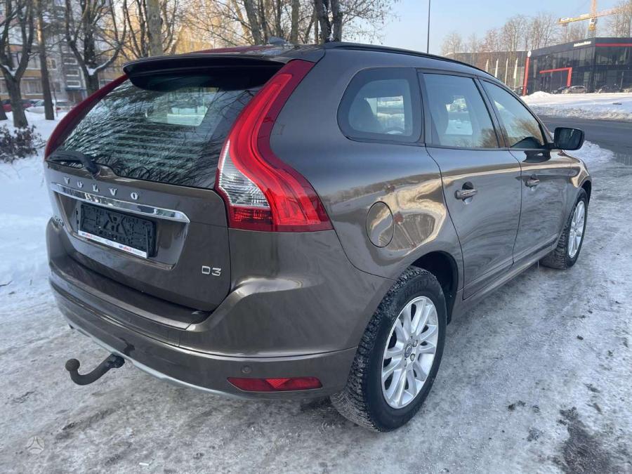 Brown Volvo XC60 2017 in Kaunas, with an engine capacity of 1.97 L and mileage of 271 thousand km for 11250 €, photo 11 on AUTOMOTO.COM.LV